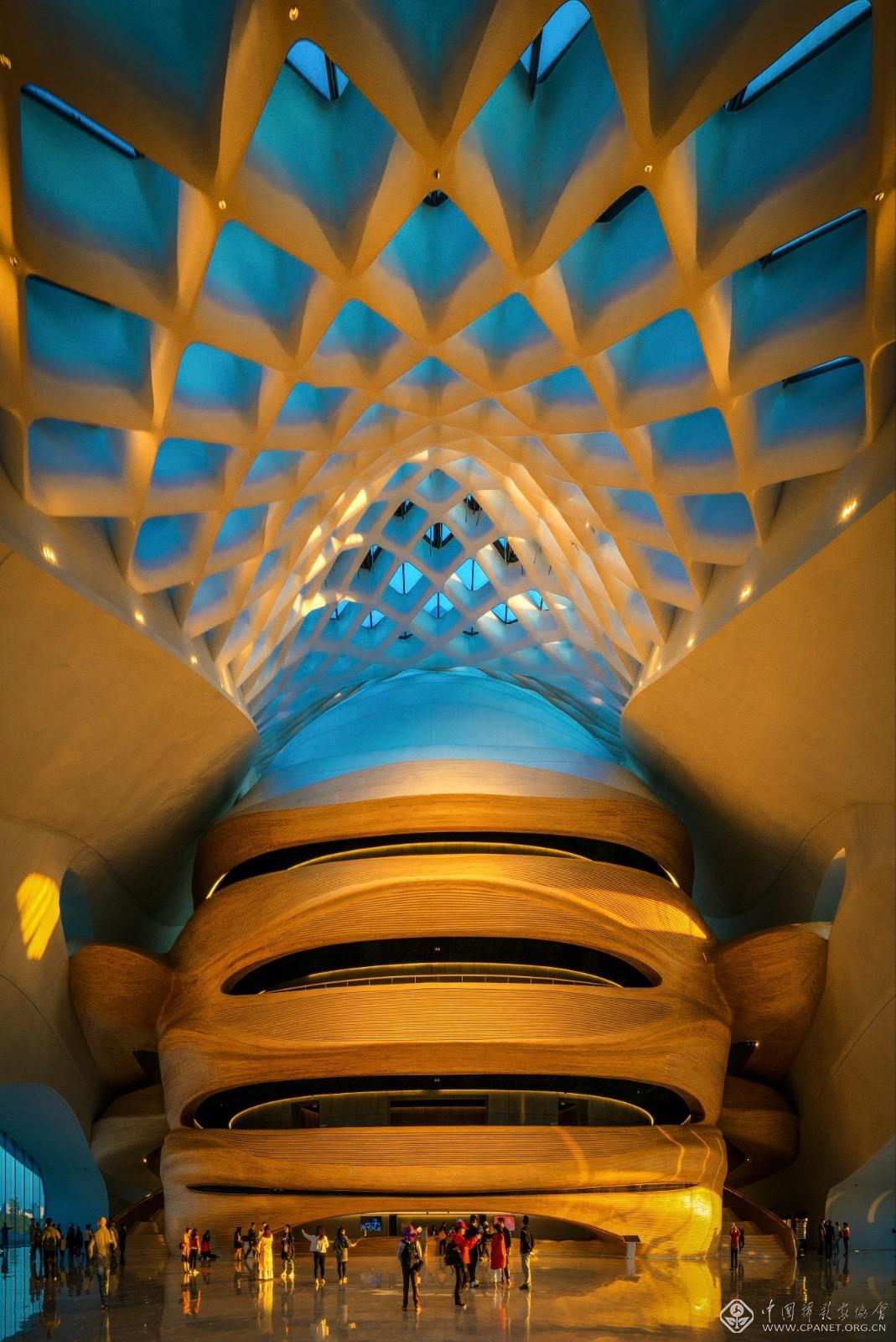 光之韵——林铭述中国现代建筑摄影作品展在京开展--中国摄影家协会网